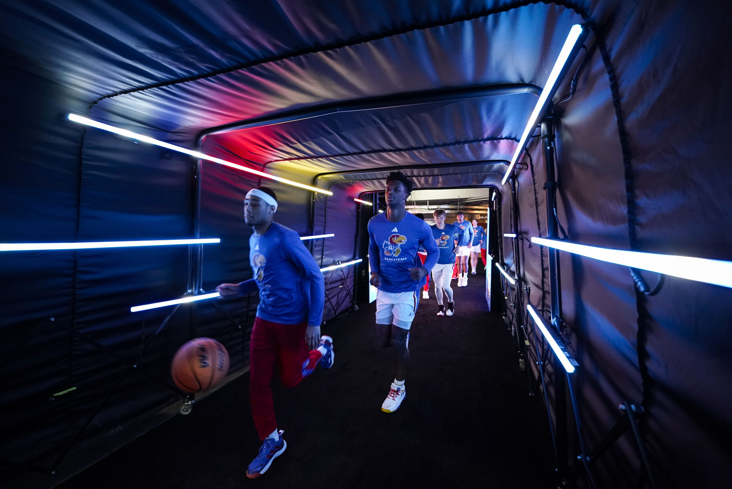 KJ Adams, young KU big men and more eager to help Dajuan Harris Jr ...